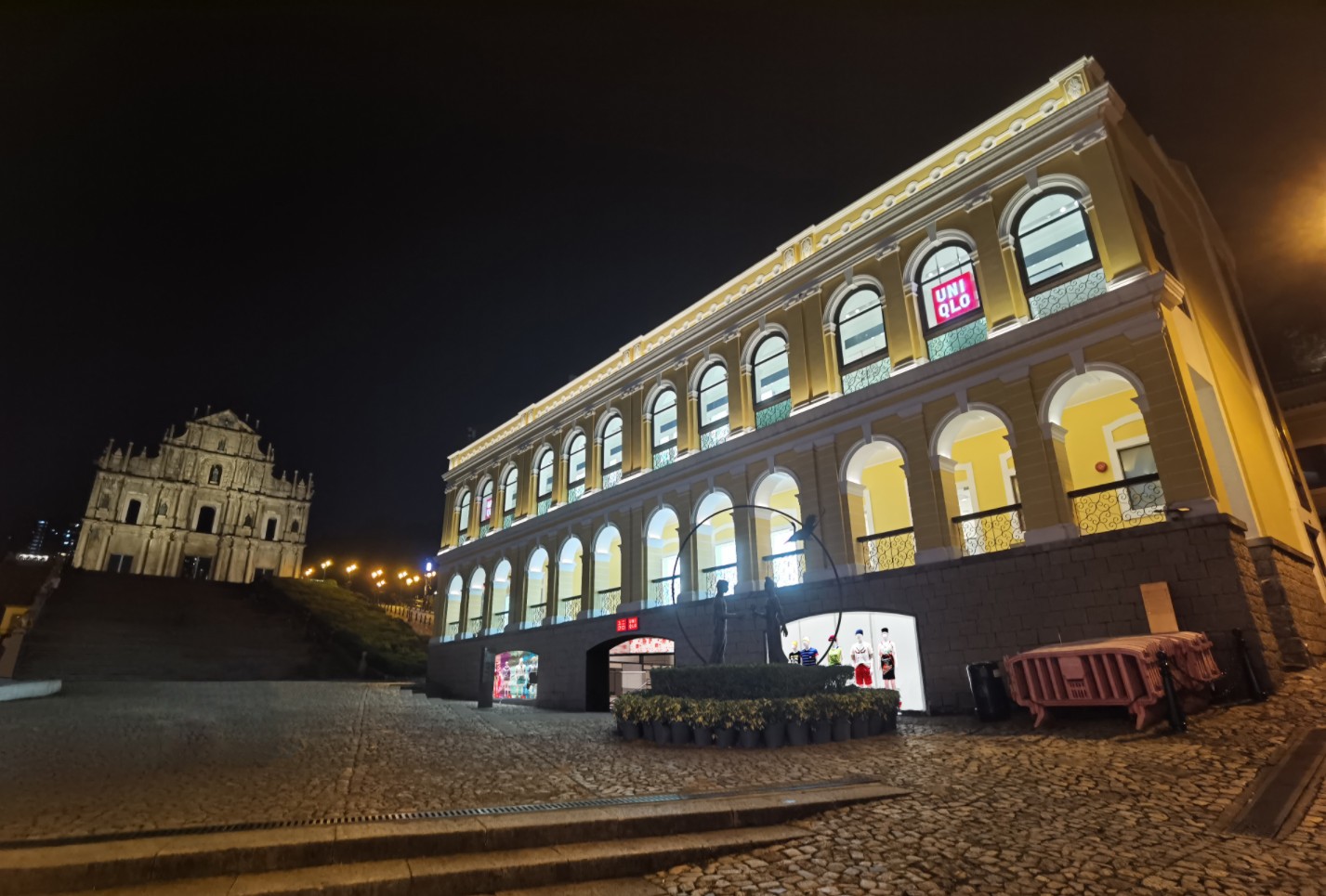 UNIQLO announces the opening of the Ruins of St. Paul’s Store, the ...
