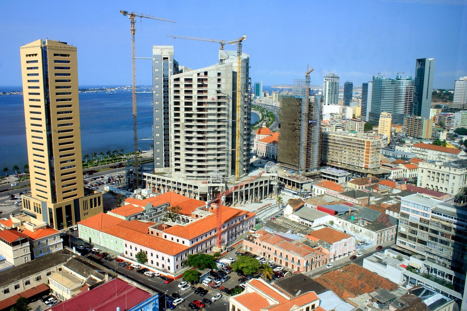 Angola cashes in €1 billion from privatizations since 2019 - Plataforma ...