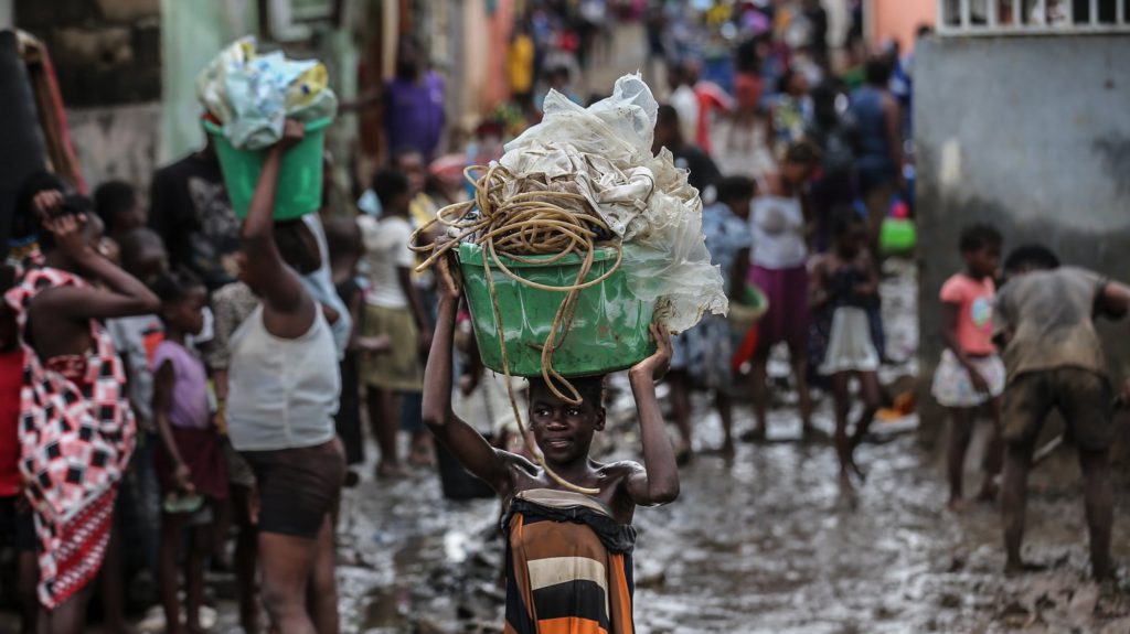 Chuvas desalojam centenas de famílias em Angola - Plataforma Media