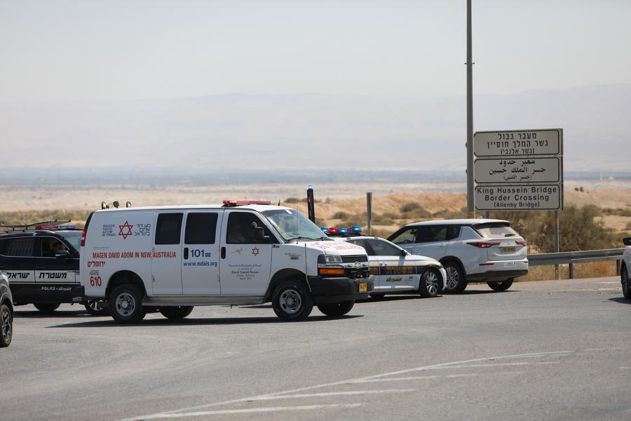 Israel, Jordan close border crossings after deadly shooting attack ...
