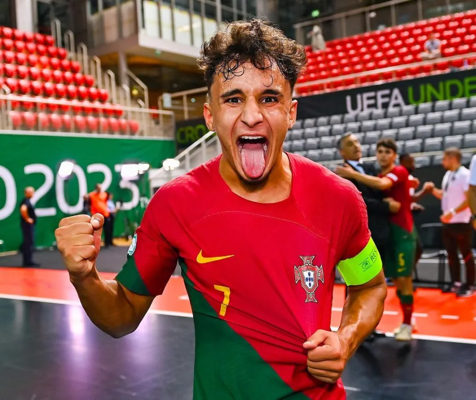 Lúcio Rocha eleito o melhor jovem jogador de futsal do mundo ...