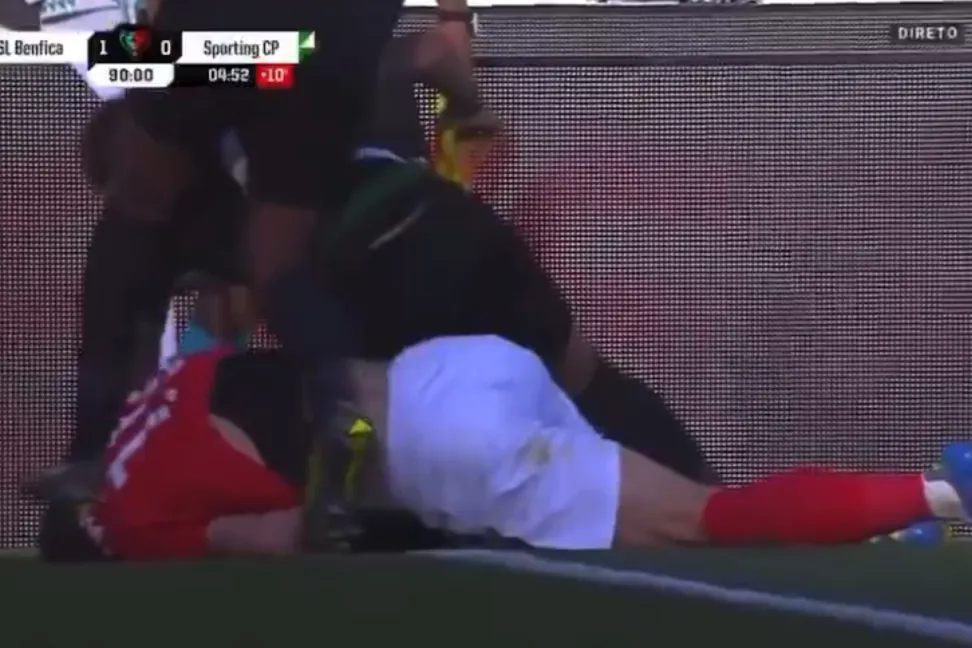 As opiniões dividem-se sobre um castigo a Matheus Reis no lance com Belotti - Plataforma Media