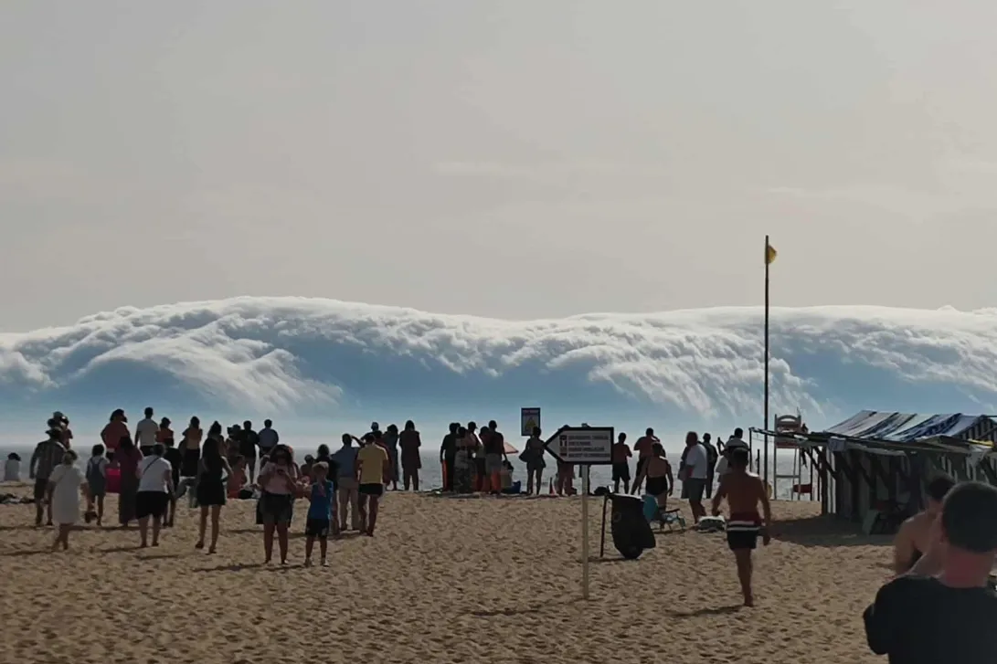 Nuvens rolo formadas na praia são “relativamente raras” - Plataforma Media